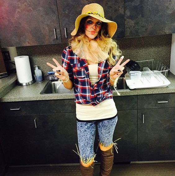 55 Amazing Office Halloween Costume Ideas That Are Office-Appropriate ...