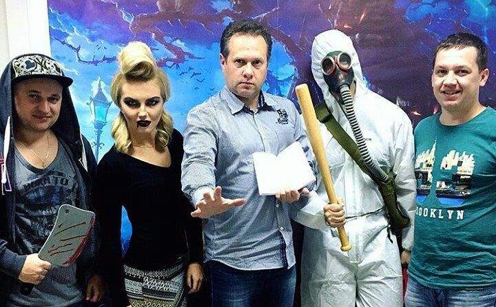 55 Amazing Office Halloween Costume Ideas That Are Office-Appropriate ...